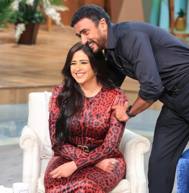 أحمد العوضي يروي تفاصيل رحلته مع ياسمين عبد العزيز خلال مرضها Et بالعربي