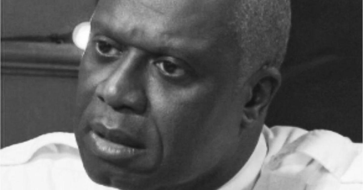 وفاة أندريه بروغر نجم مسلسل Brooklyn Nine-Nine عن 61 عاما | ET بالعربي