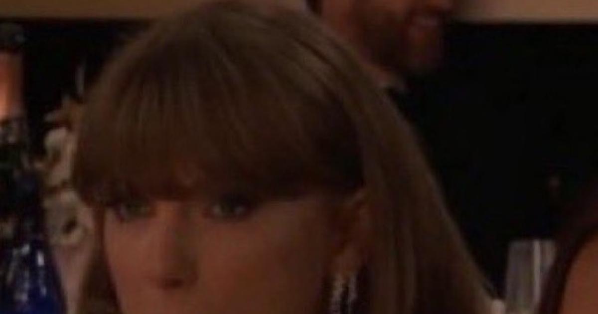 غولدن غلوب : تايلور سويفت لم تكن متحمسة لمزحة جو كوي وهو يرد | ET بالعربي